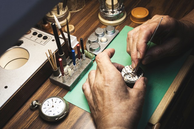 Expert Clock Repair & Sales | Adams Clocks & Repair